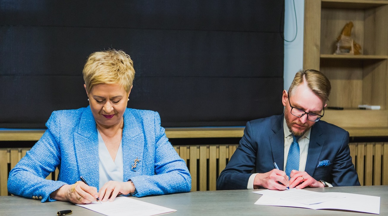 Emitel zbuduje system inteligentnego zarządzania miejscami parkingowymi ...